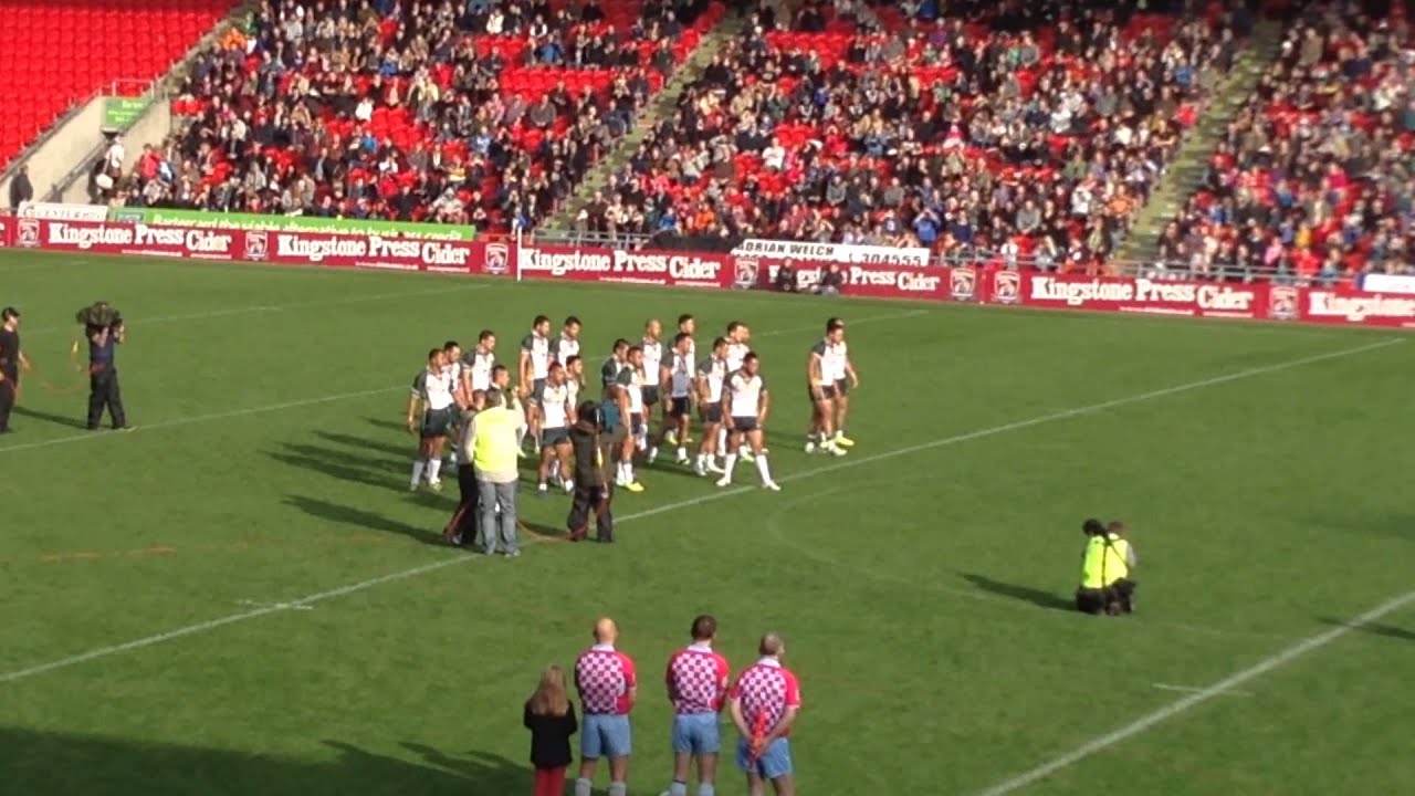 Cook Islands v New Zealand Haka face off - YouTube