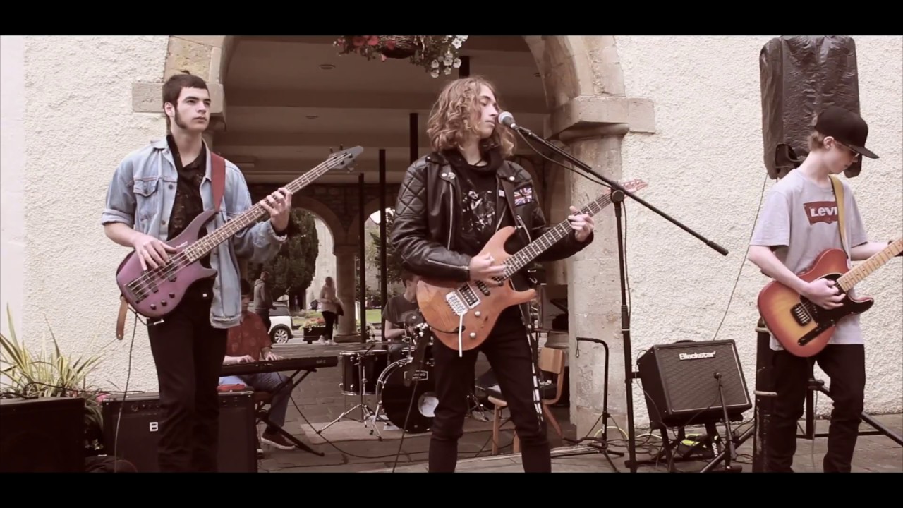 Yzer TV : The Lost Band - Live at Dursley Carnival 2017 - 100 Video ...