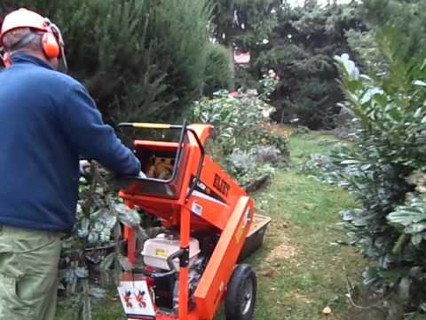 Häcksler Eliet Major 4S der Alleshäcksler in der Gartenpflege - YouTube