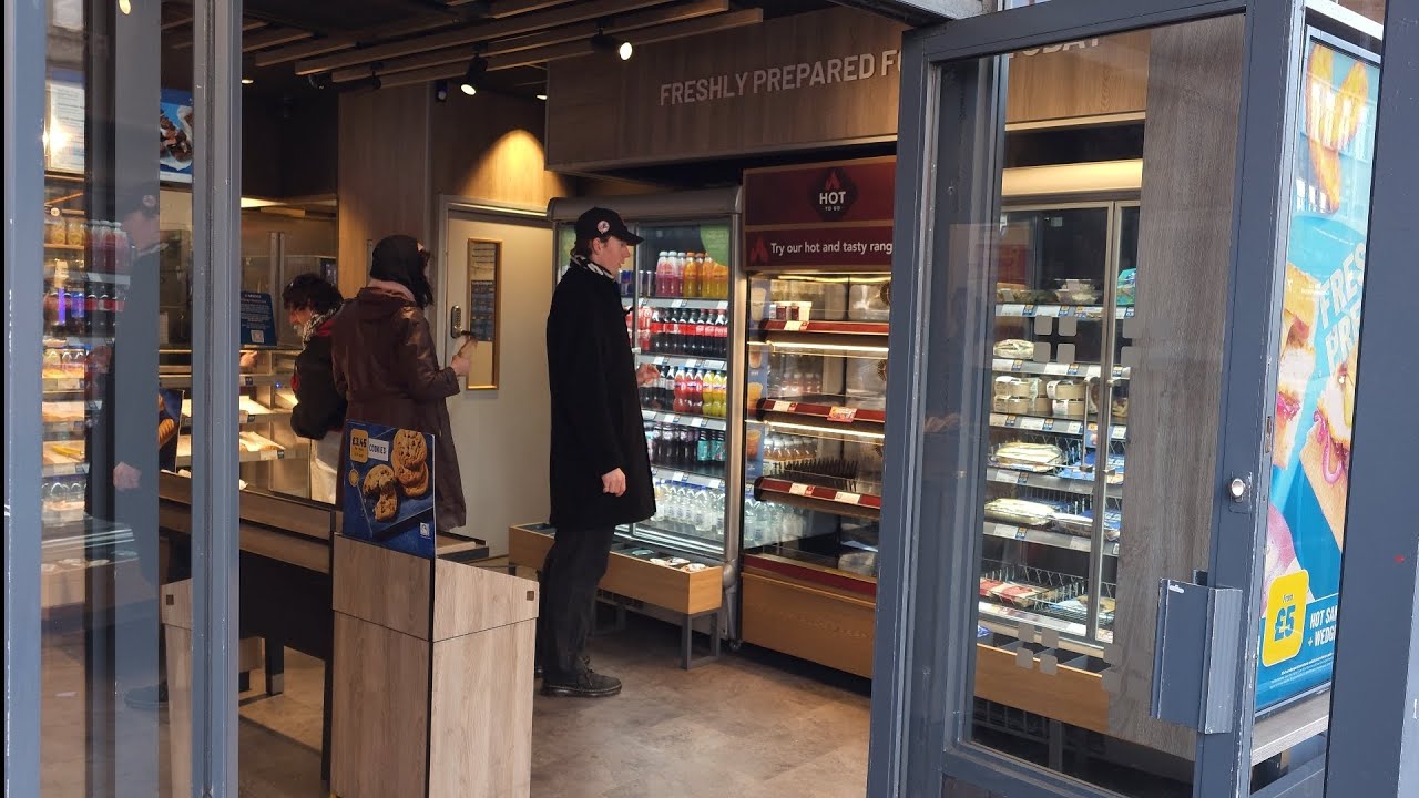 POSH GUY MOVES TO BRIGHTON... - YouTube