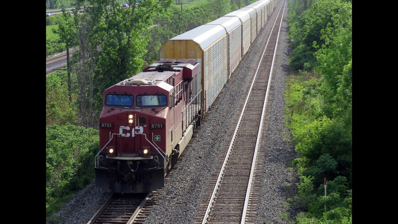 CP freight train in Montreal - YouTube