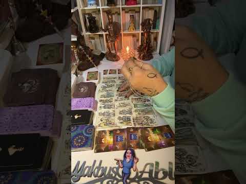 TOTEMLİ✨AKLINDAKİ KİŞİNİN BİLiNÇALTI✨❣️#tarot #keşfet #aklımdakikisi #keşfetedüş 