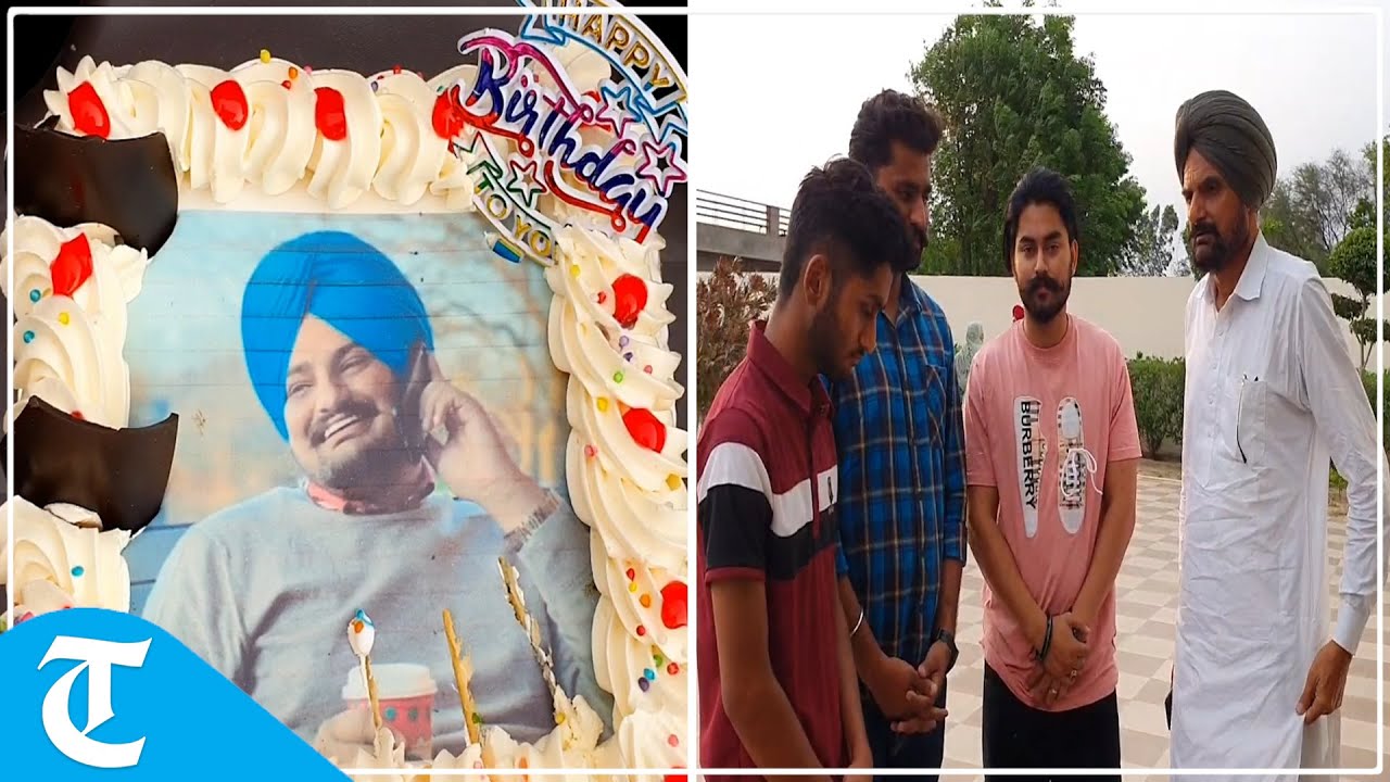 Sidhu Moosewala fans reach singer’s house with cake on his birthday ...