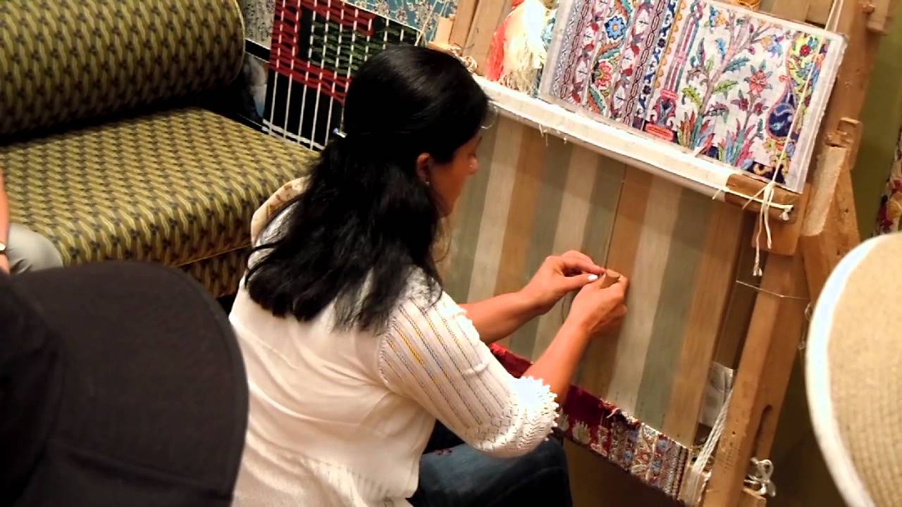 Turkish Carpet Weaving - YouTube