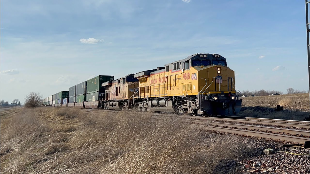 Rebuilt Dash 9 UP 9818 Leads an EB Stack 3/3/23 - YouTube