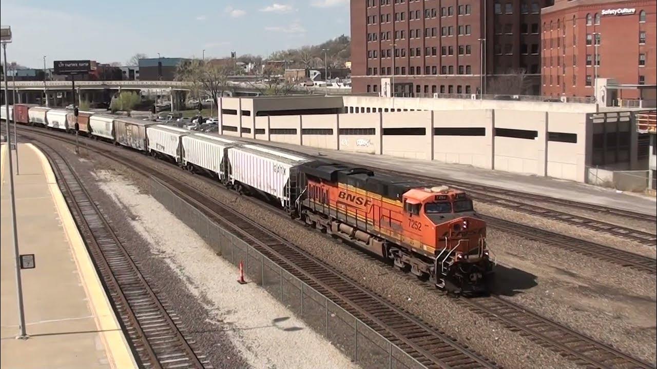 BNSF #7252 Leads EB 1x1 Mixed Freight. Kansas City, MO 3/16/24 - YouTube