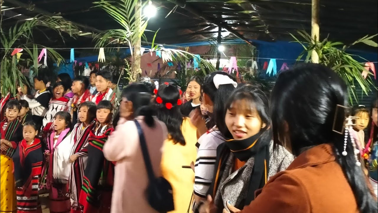 Traditional song #zelianrong Heraka Association - YouTube