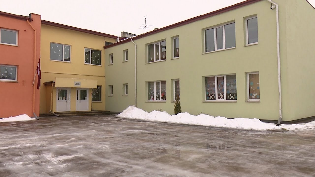 Apsver iespēju reorganizēt bijušā Krustpils novada skolas - YouTube