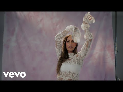 Malú - Todo sabe a ti (Video Oficial)