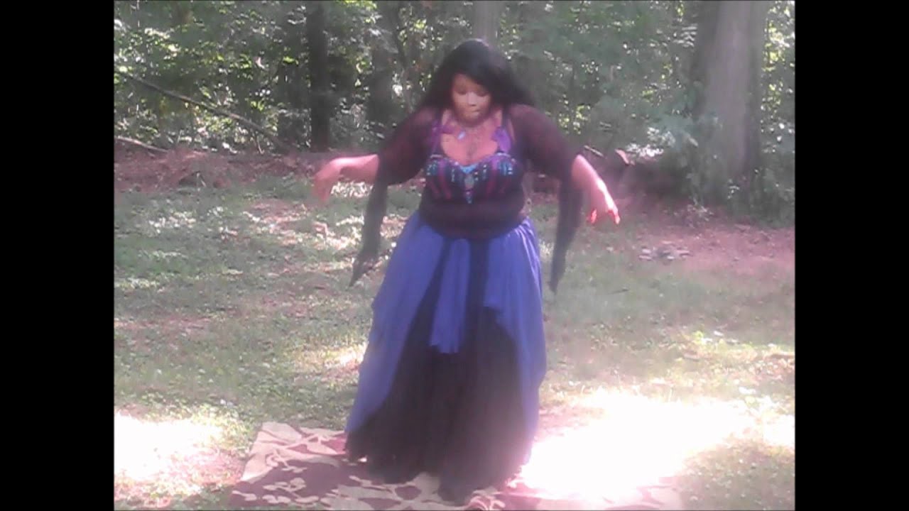 Yasaman's Belly dance Improv Drum Solo - to Derbakeh - Aghane - YouTube