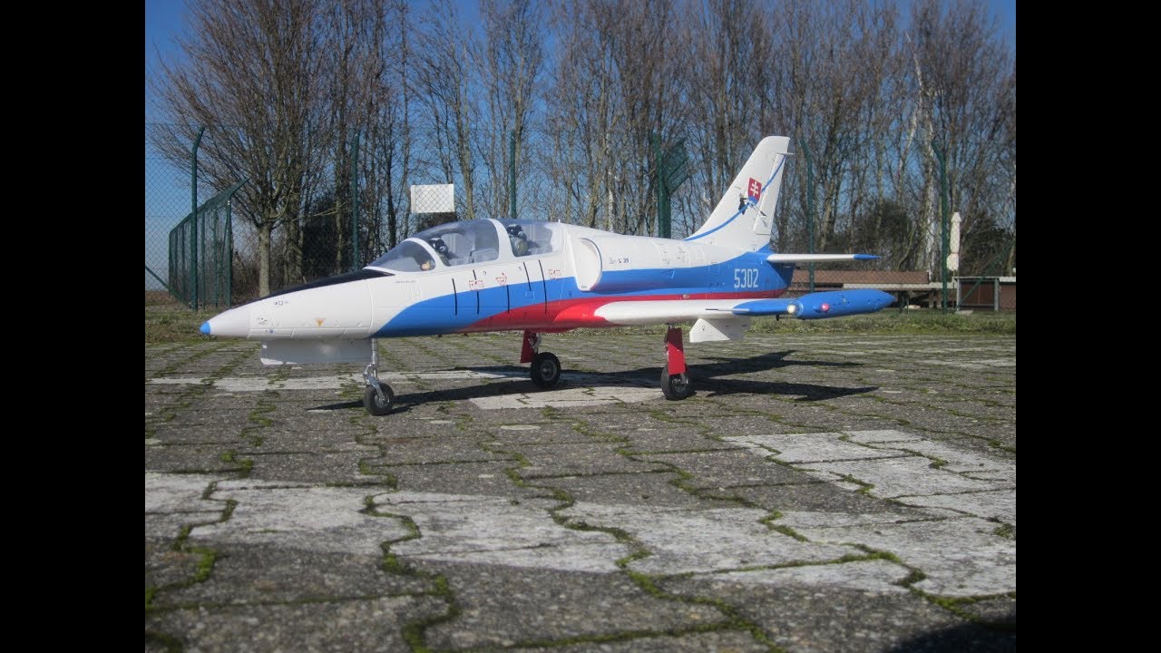 Flugvideo Freewing L-39 Albatros 80mm EDF Jet von MotionRC - YouTube
