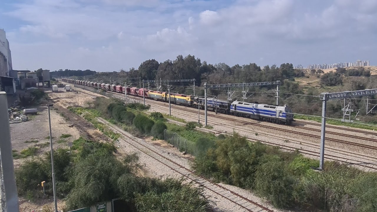 רכבת ישראל- 4 קטרים על רכבת אחת! Israel railways - 4 locos on 1 train ...