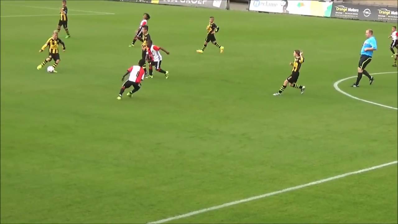 PSV Poortugaal JO13 tegen Feyenoord JO11 - YouTube