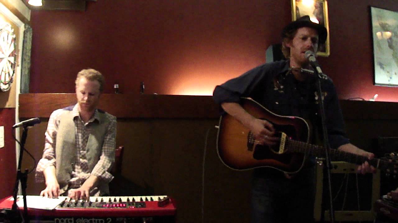 The Tough Brothers @ The Dark Horse Inn - YouTube
