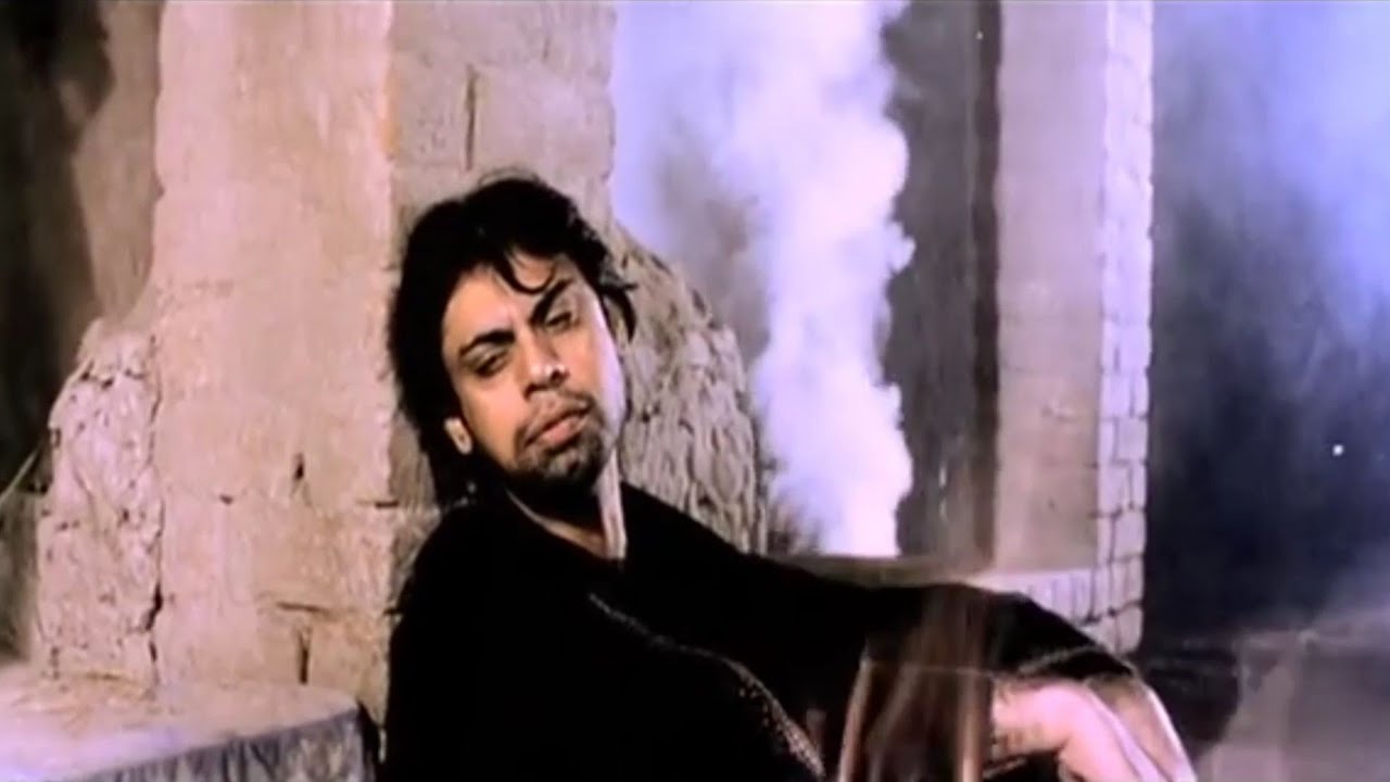 Devdas Came drunk at Father's death.Chander mukhi stop him drinking ...