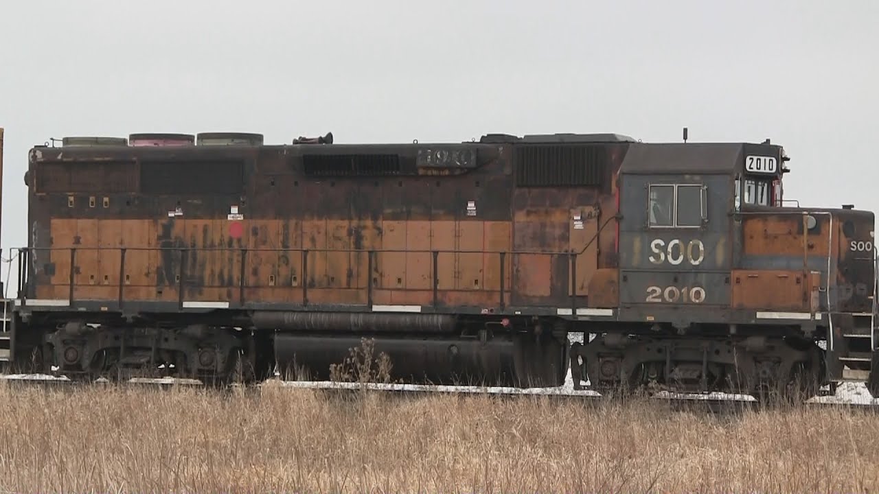Milwaukee Road GP40, SOO 2010_CP Elbow Lake Sub - YouTube