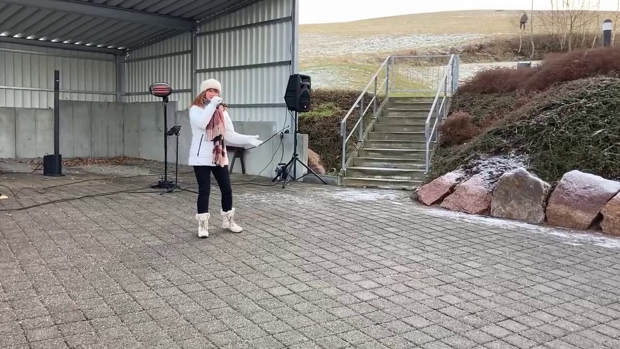 Madeleine Wolf - Heiligobndlied - YouTube