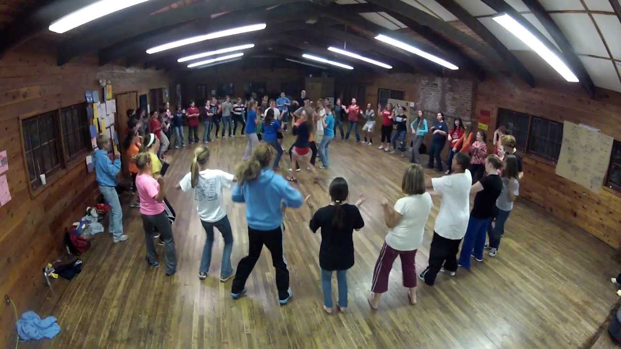 Folk Dancing at Camp Loucon 2012 (Patta Patta) - YouTube