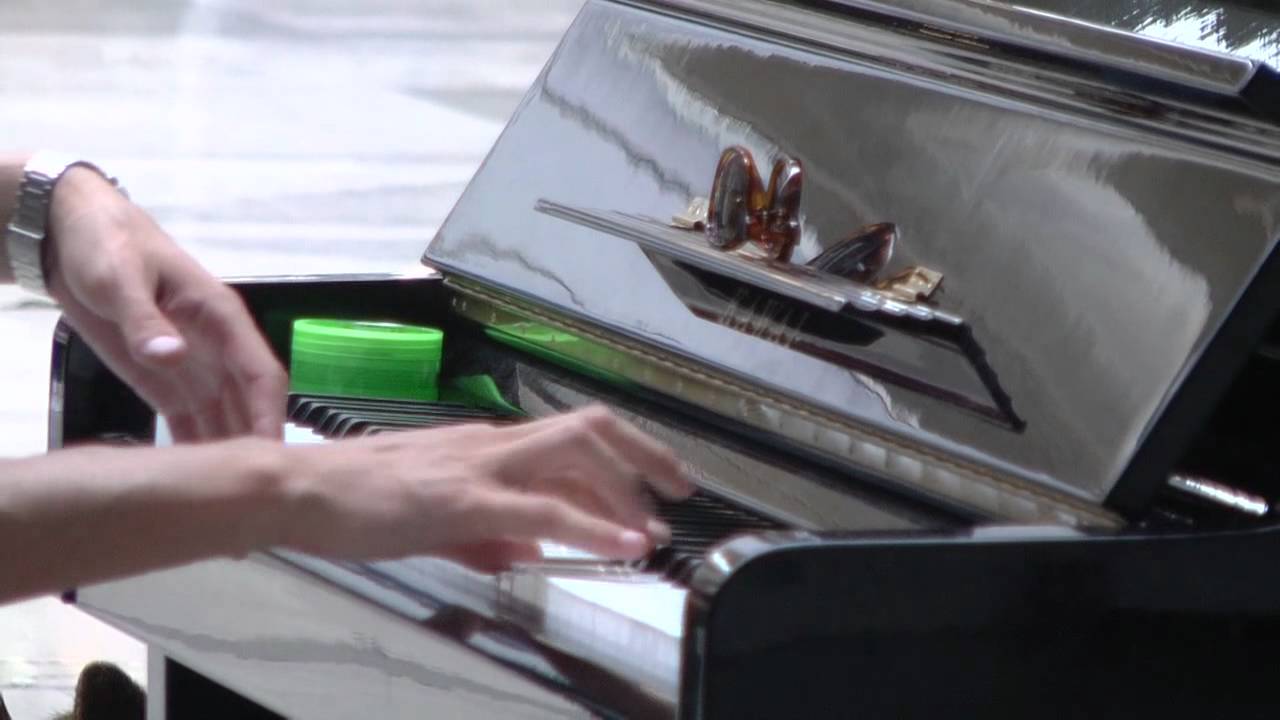 Piano Gare de Paris Montparnasse - YouTube