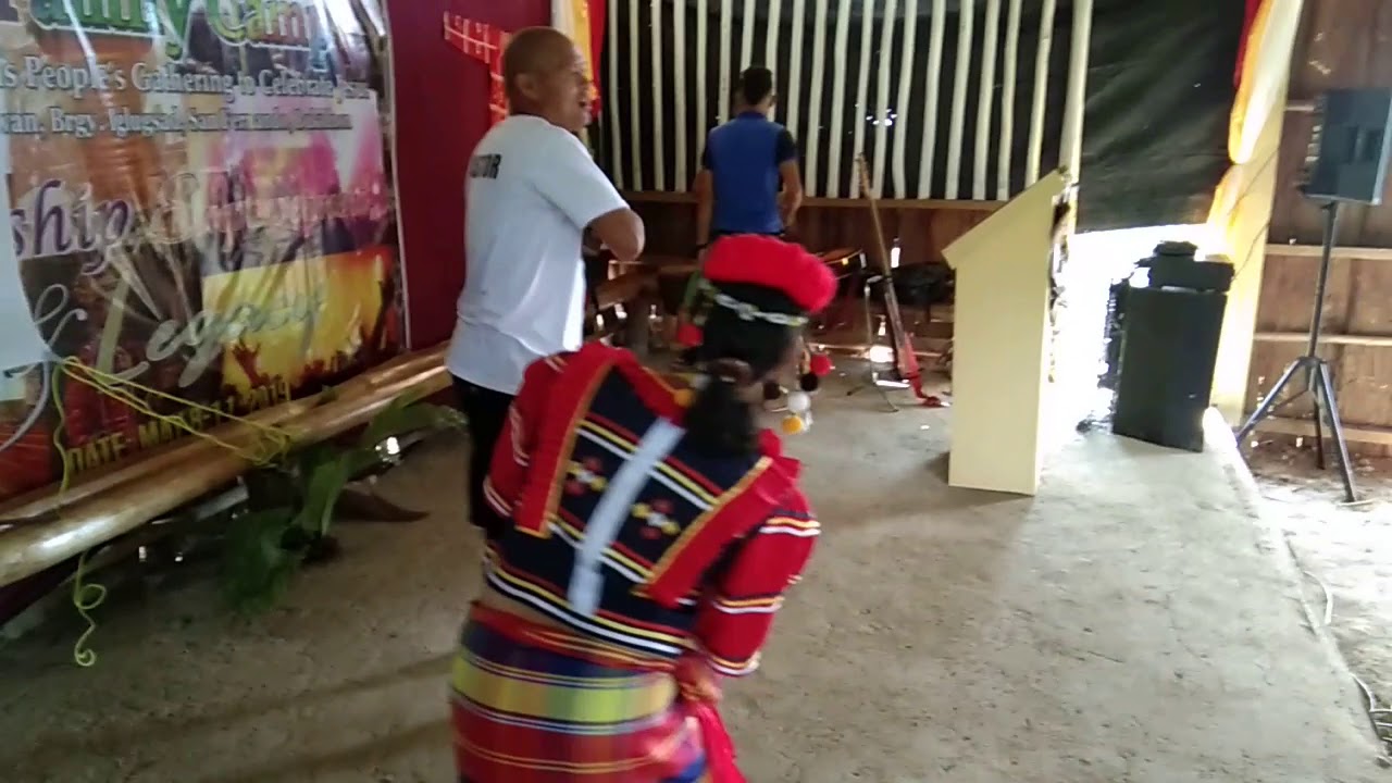 Tigwahanon tribal dance - YouTube