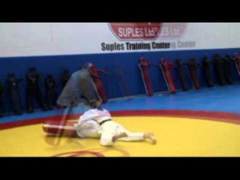 Suples-Speed_Dummy-Silvia_Ivanova-Pop_Up_Arm_Throw_06-02-10_.mp4 - YouTube