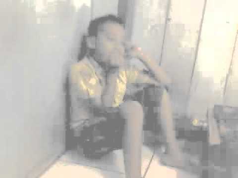 Eby Bergaya di Warnet