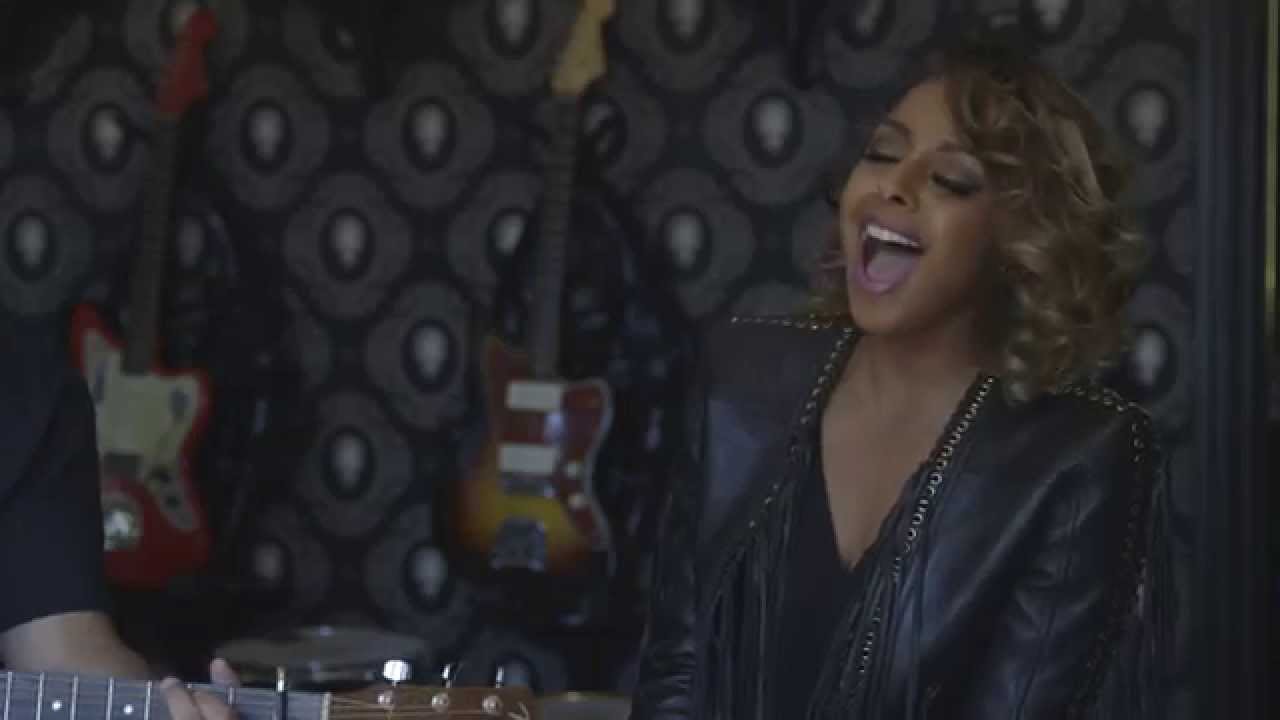 The Golden Hippie, Marissa Jack, Lets Her Individuality Shine For White ...