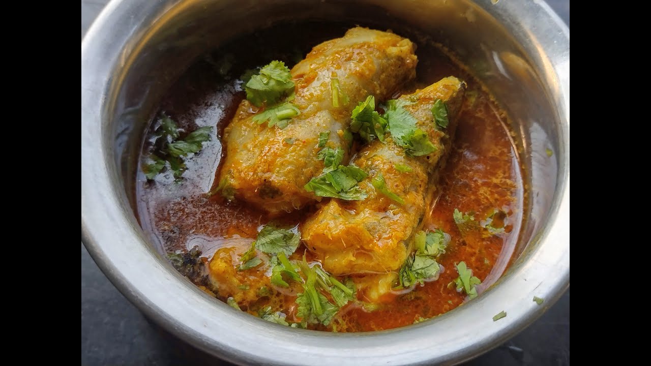 बोंबील करी रेस्टॉरंट सारखी / Bombil Curry Restaurant style in Marathi ...