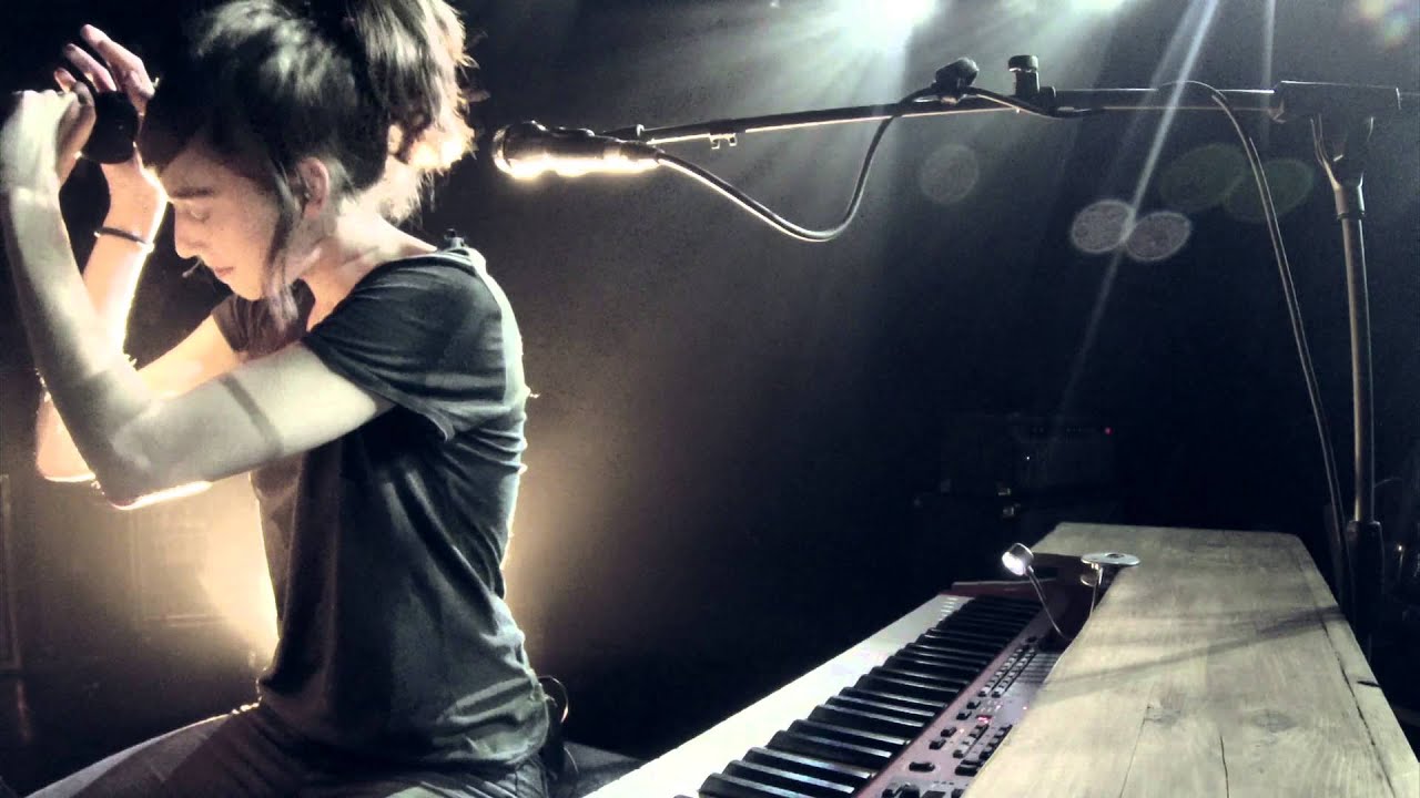 Maria Coma - L'últim Cercle Polar (Live Sala Bikini) - YouTube