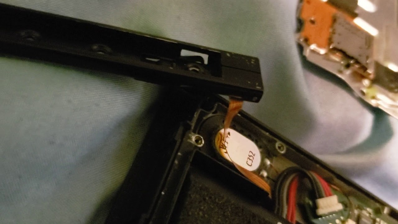 taking apart my Nintendo switch - YouTube