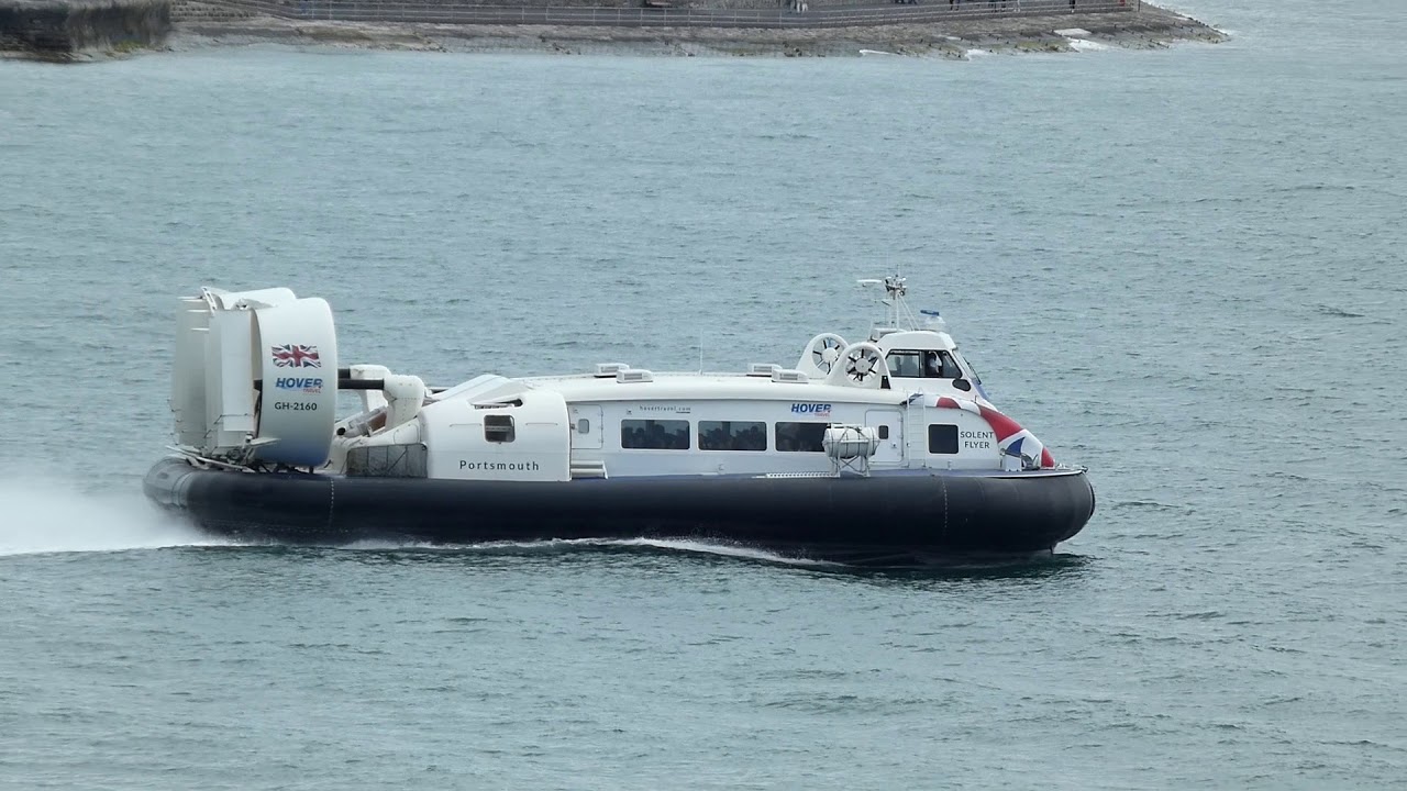Hovertravel hovercraft Solent Flyer leaves Southsea Portsmouth for Ryde ...