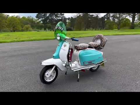 Lambretta Series 3 LI 150 - video tour - YouTube