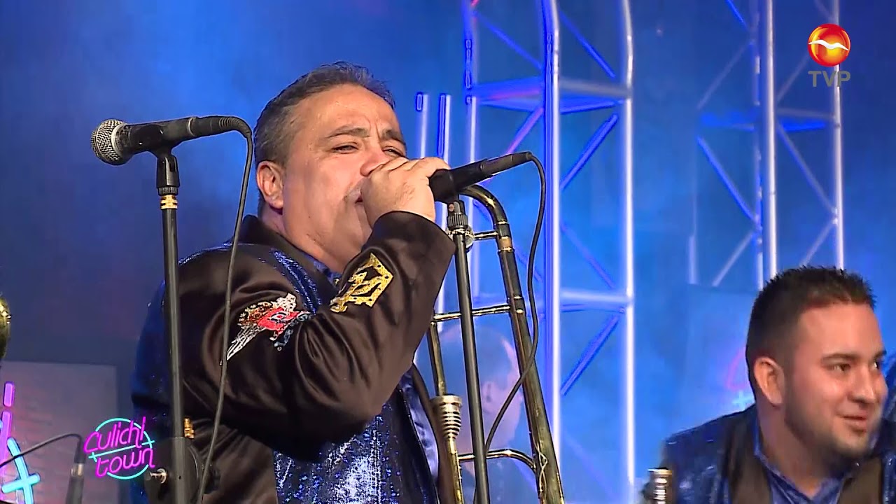CULICHI TOWN CON LA FAMOSA BANDA LOS POPULARES DEL LLANO - YouTube