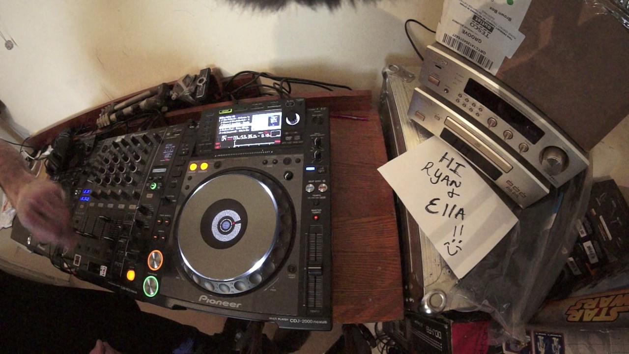 DJ SPIN BACK CUT UP MOVE DEMONSTRATION - YouTube