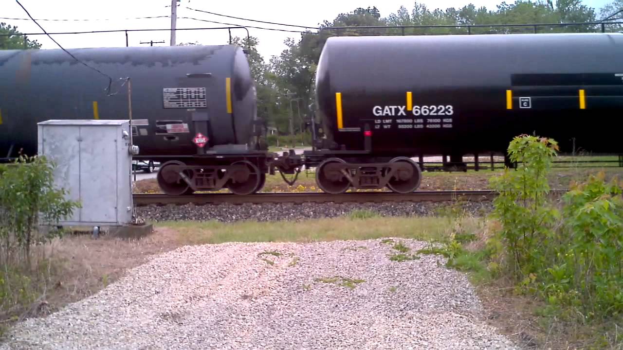 CSX Manifest (with female engineer) - YouTube
