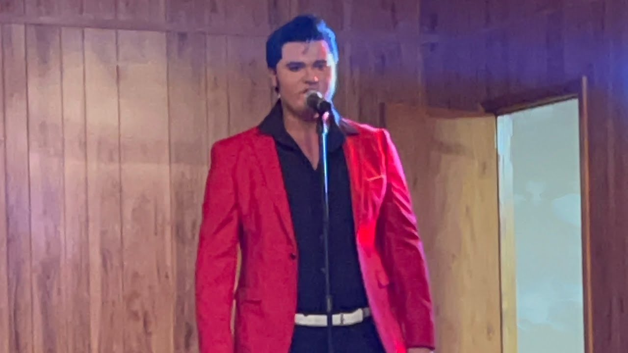 Elvis Tribute Artist Benjamin D singing Hound Dog - YouTube