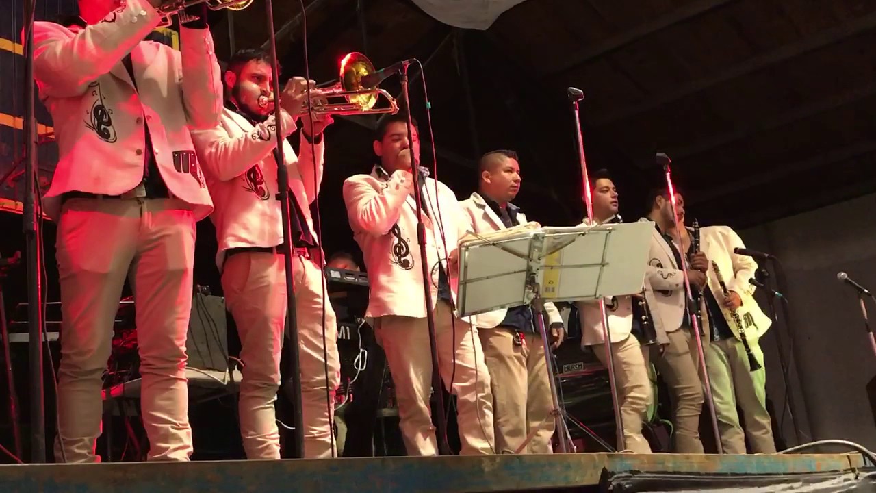 Banda Morelos - Popurrí Pancho Barraza - YouTube