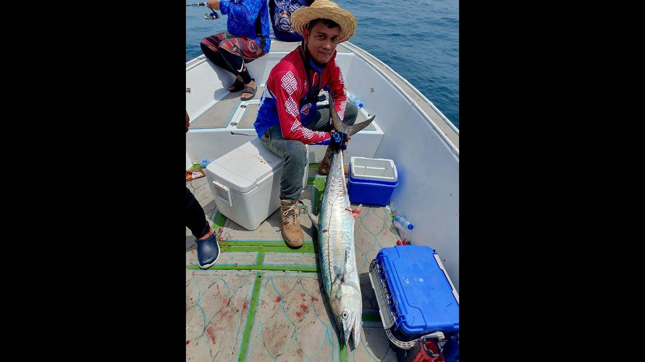 Idol Givyn's Revenge | Massive Kingfish Caught | Fishing in Qatar - YouTube