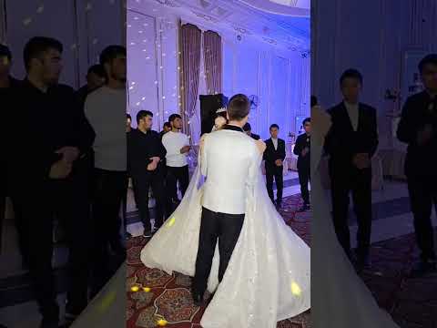 НИКОХ ТУЙ. САНЖАРБЕК ИРОДАХОН БАХТЛИ БУЛИНГ МАДАД ОТА ТУЙХОНАСИ АНВАРБЕК МАТМУРАТОВ ТРЕНТДА ОБУНА БУ