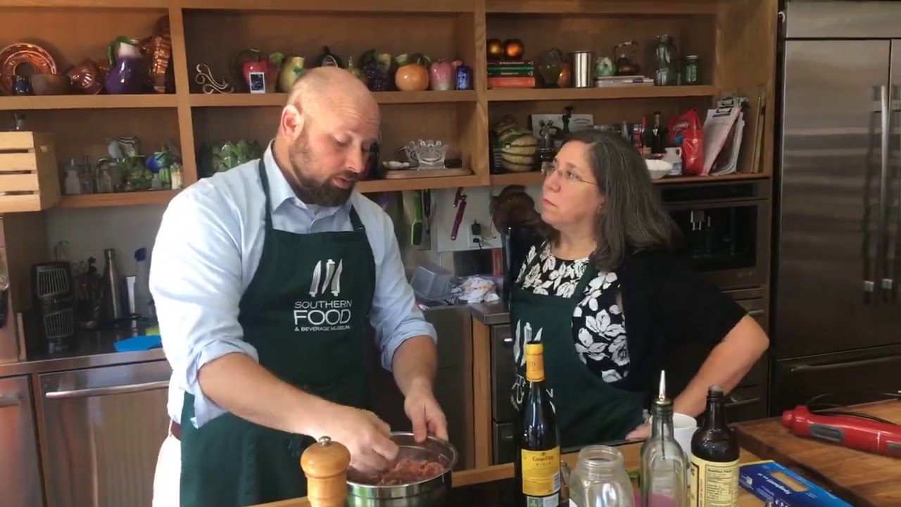 "Creole" Italian food in New Orleans - YouTube