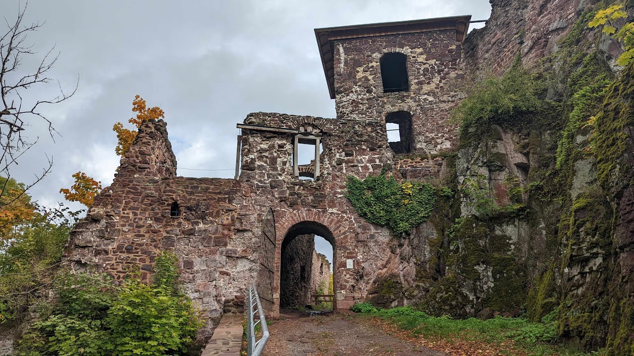 Burgruine Hohnstein - YouTube