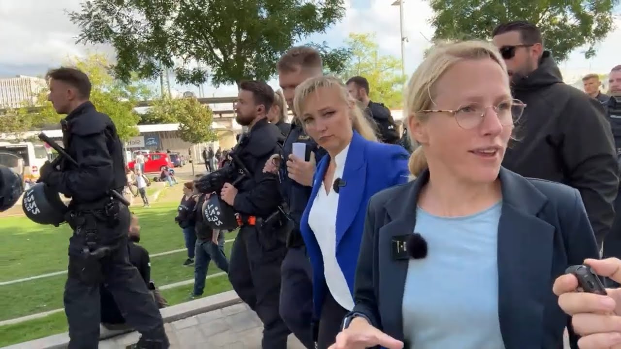 Nürnberg AfD Spaziergang MdL Elena Roon, MdL Lena Kortre´ 12.9.25 - YouTube