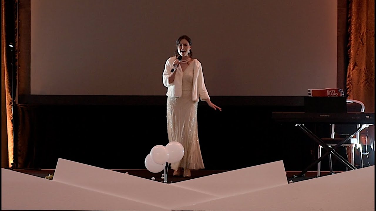 Sofia Kirwan- Baez | Jingle Bell Rock - YouTube