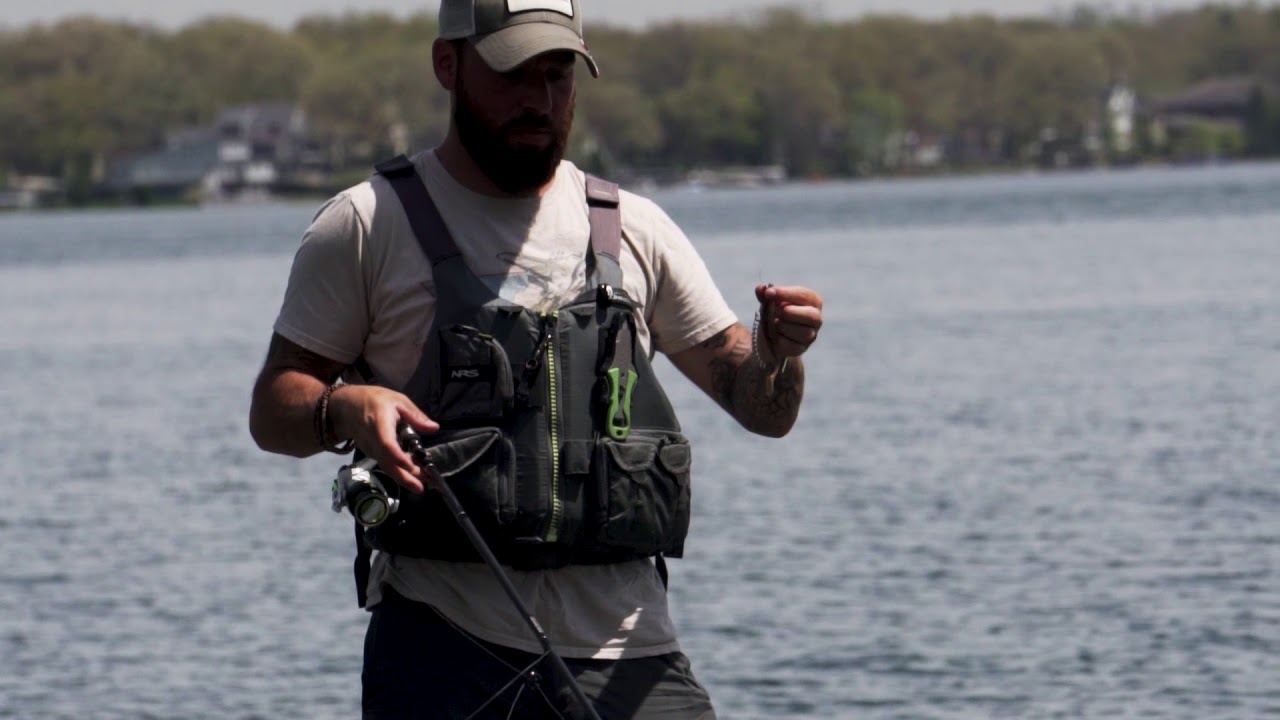 How to easily cut fishing line - Line Cutterz Zipper pull - YouTube