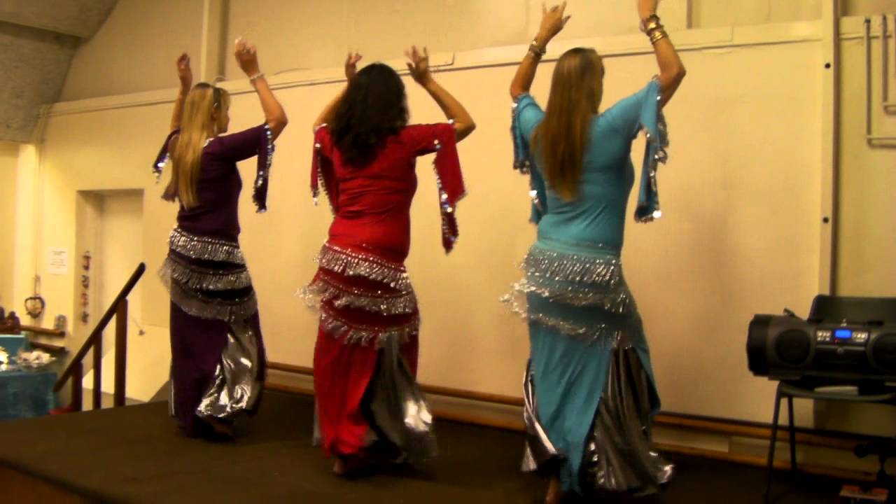 The Aziza,s Egyptian Belly Dance Troupe dancing folk to Ghwazze - YouTube