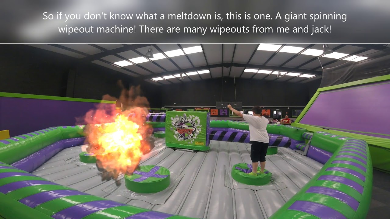 THE JUMP GIANTS WIPEOUT MACHINE IS EPIC! - YouTube