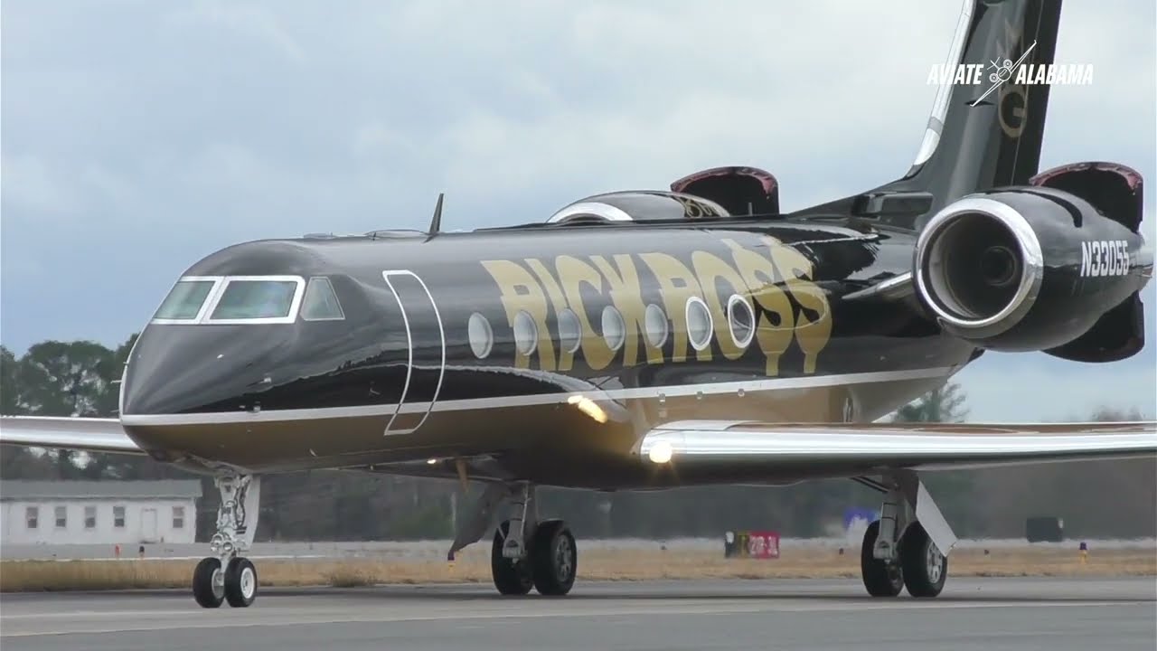 Rick Ross's Gulfstream Private Jet Landing in Atlanta - YouTube