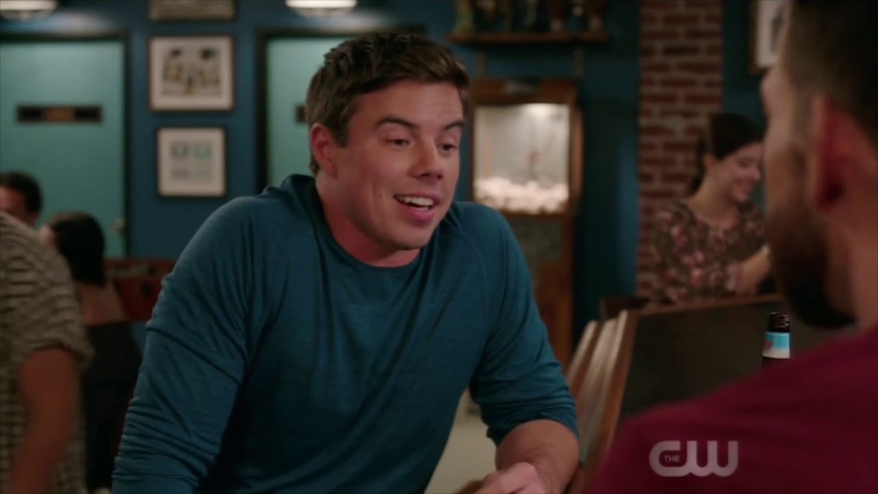 Fernando Rivera as "VIC" on CRAZY EX GIRLFRIEND -- Ep. 405 & 409 - YouTube