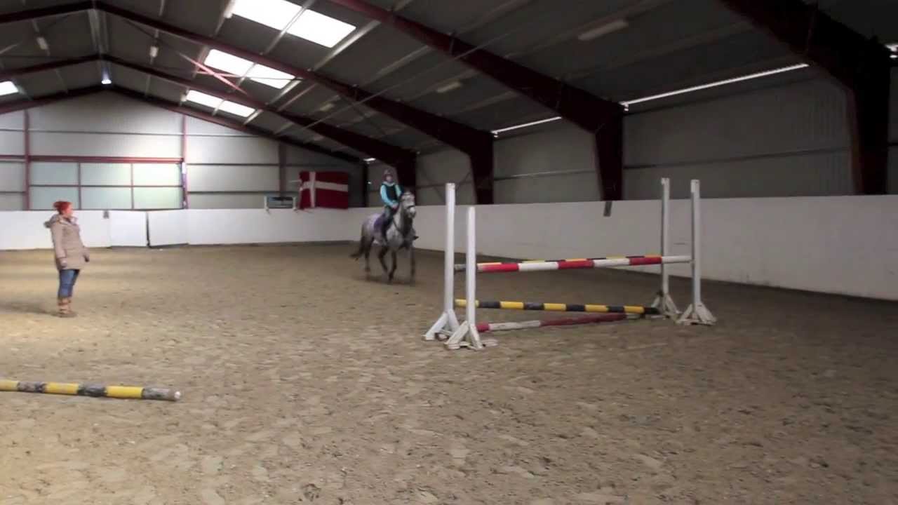 Første gang jeg springer på Latoya - YouTube