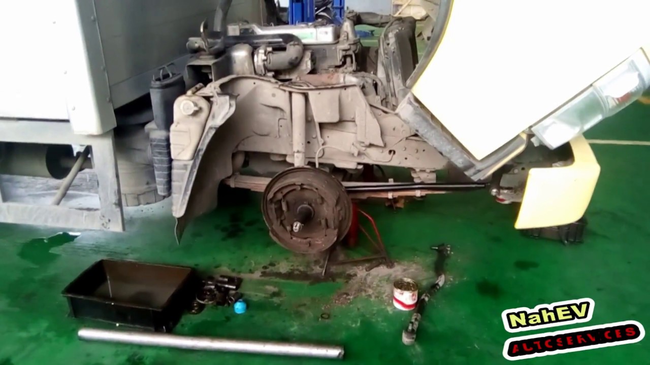 HOW TO FIX THE KING PIN ON COLT DIESEL VEHICLES CANTER - YouTube